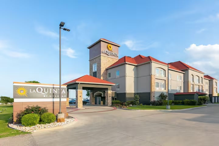 Roper Hotels – Cody Johnson Music and Roping